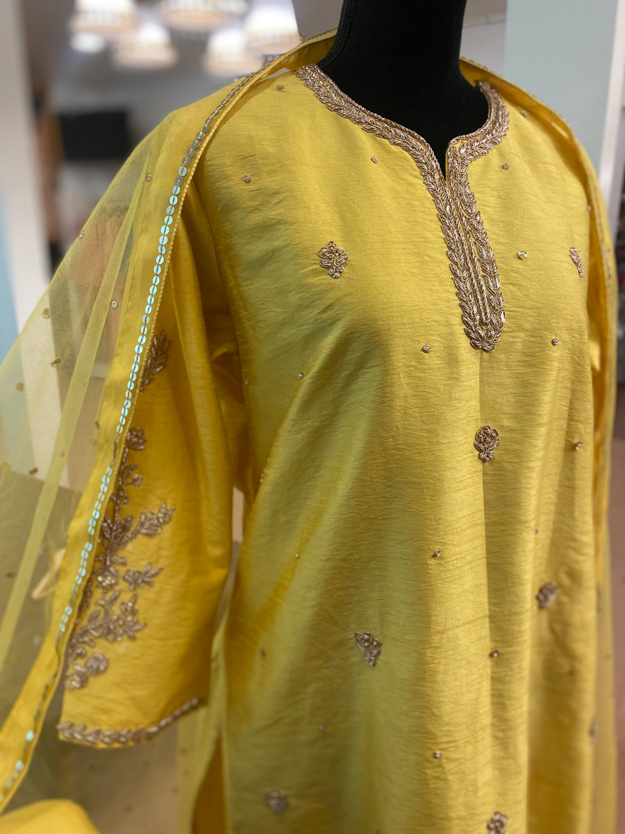 Hand embroidered Suit 3pc stitched – Pastau