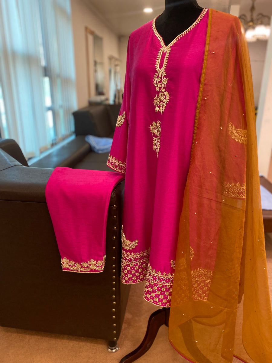 Hand embroidered suit 3pc stitched – Pastau